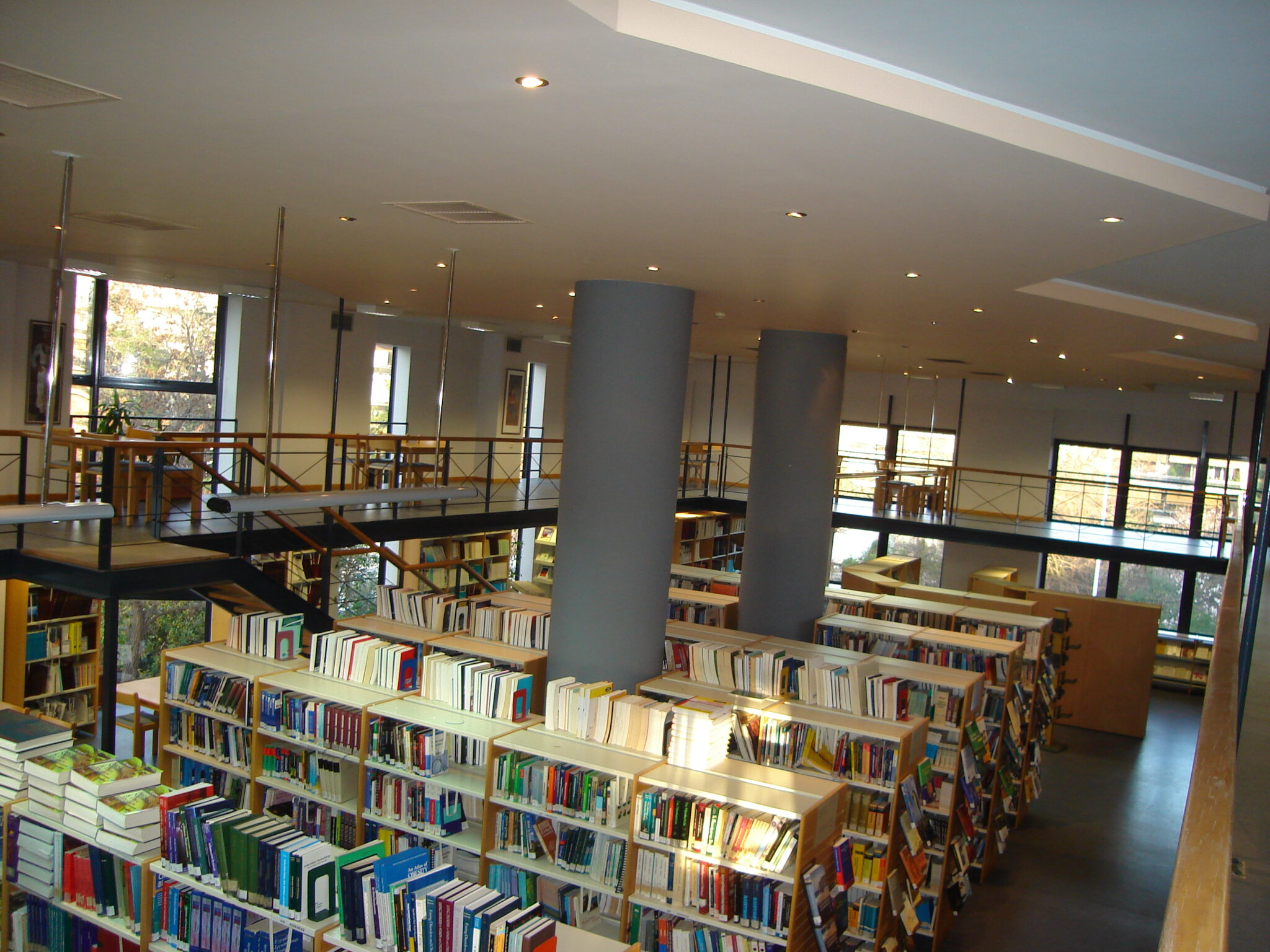 Φωτογραφικό Υλικό – Βιβλιοθήκη και Κέντρο Πληροφόρησης